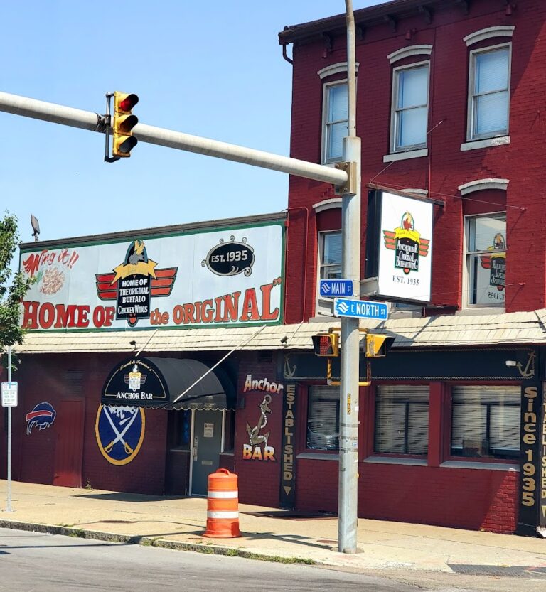 Blue Cheese Dressing For Wings vs. Ranch - BBQ Buffs